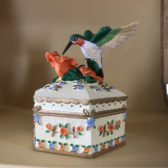 holsted house | Accents | Vintage Trinket Music Box Ruby Throated ...